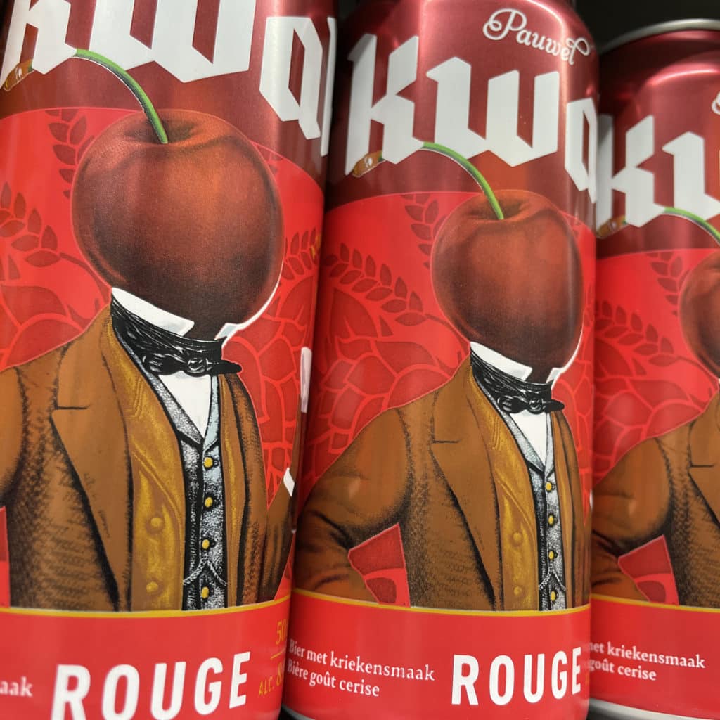La célèbre Belge Kwak pousse sa cerise en boîte • GIE La Boîte Boisson